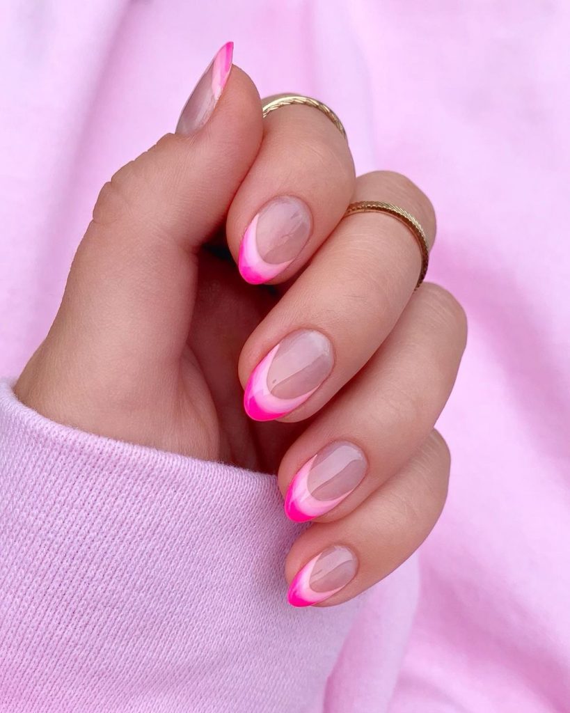 UNGHIE ROSA | Tante idee e nail art rosa per questa manicure