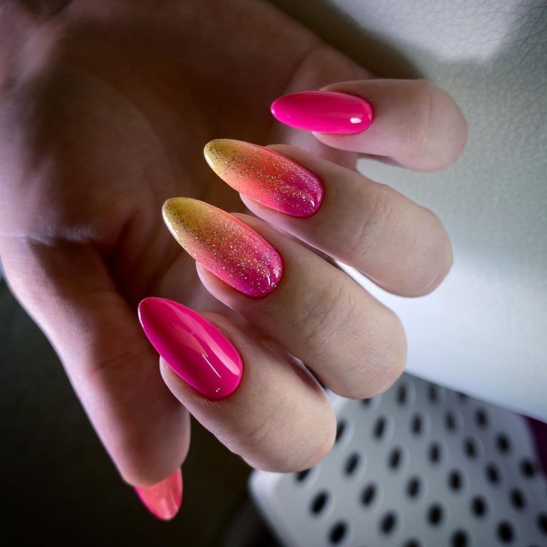 UNGHIE ROSA | Tante idee e nail art rosa per questa manicure