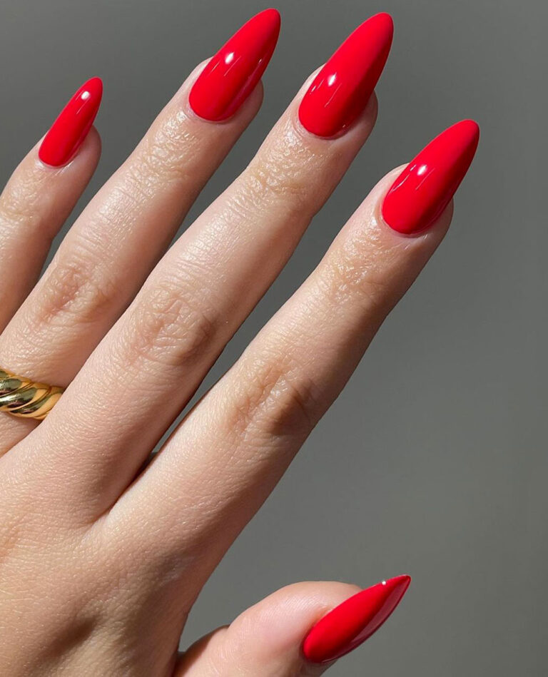 UNGHIE ROSSE ELEGANTI | Le tonalità più raffinate da provare