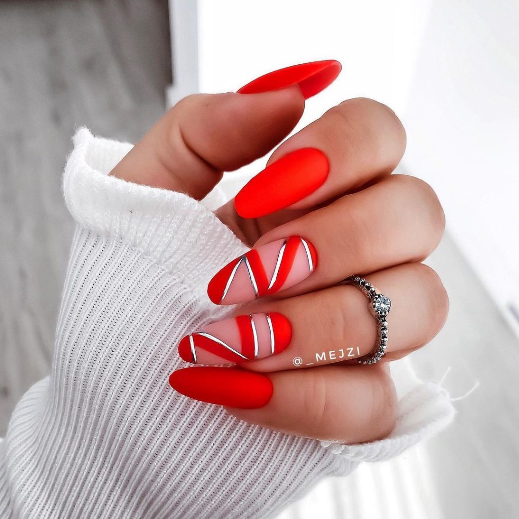 UNGHIE ROSSE | Il ritorno di un classico intramontabile