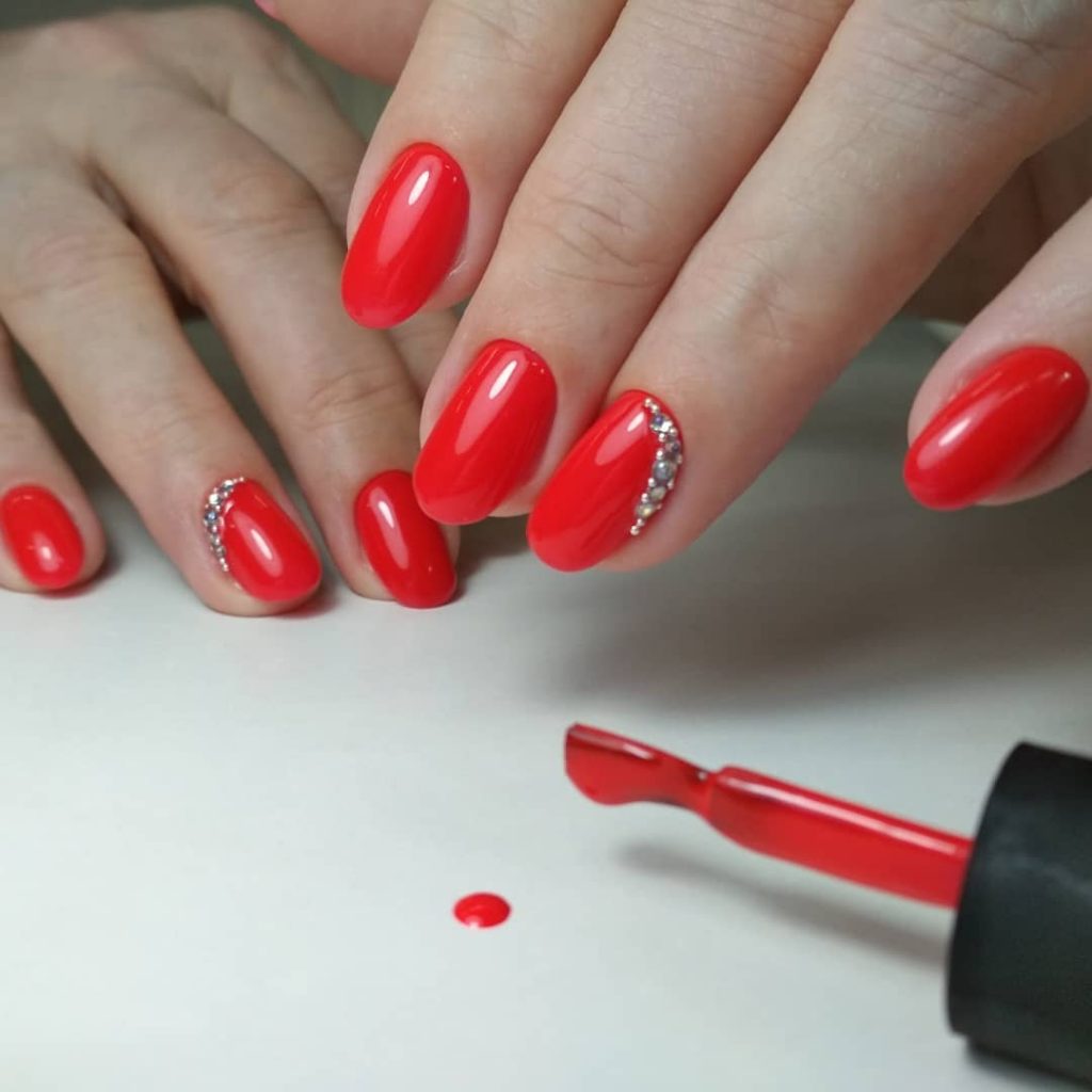 UNGHIE ROSSE ELEGANTI | Le tonalità più raffinate da provare