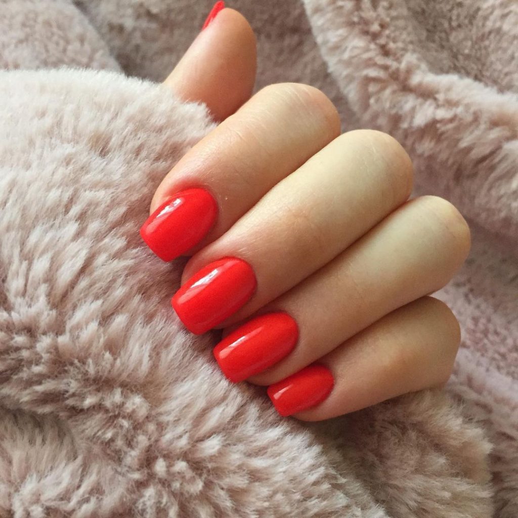 UNGHIE ROSSE ELEGANTI | Le tonalità più raffinate da provare