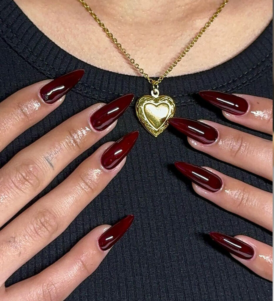 UNGHIE ROSSE ELEGANTI | Le tonalità più raffinate da provare