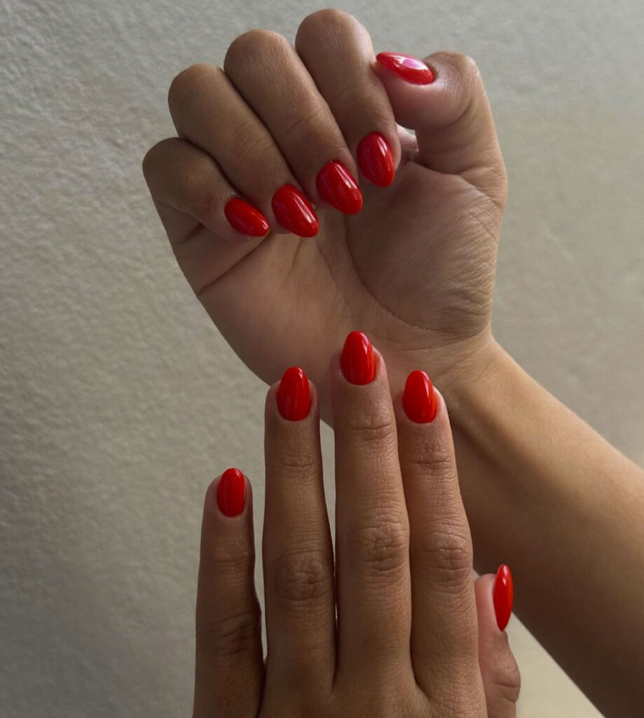 UNGHIE ROSSE ELEGANTI | Le tonalità più raffinate da provare