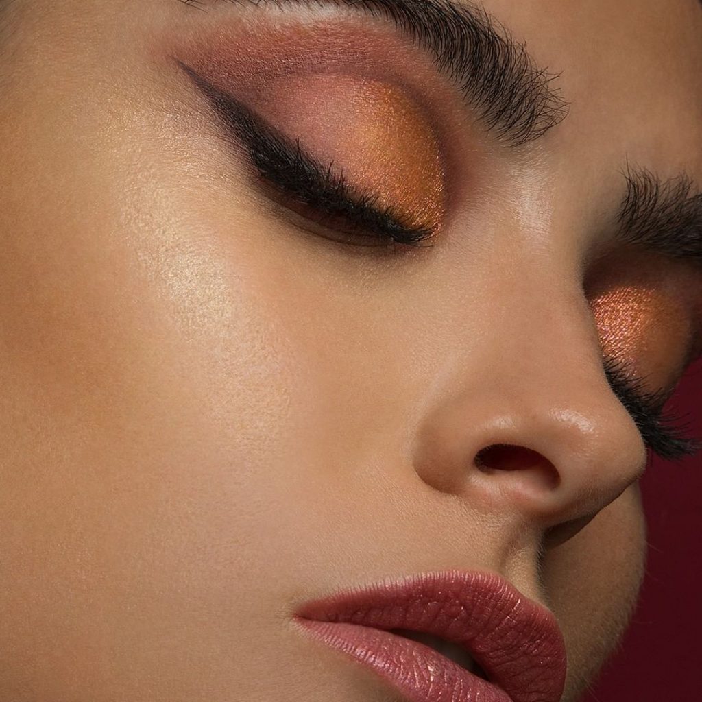 Come truccare gli occhi grandi? I consigli per valorizzarli | Trucchi.tv