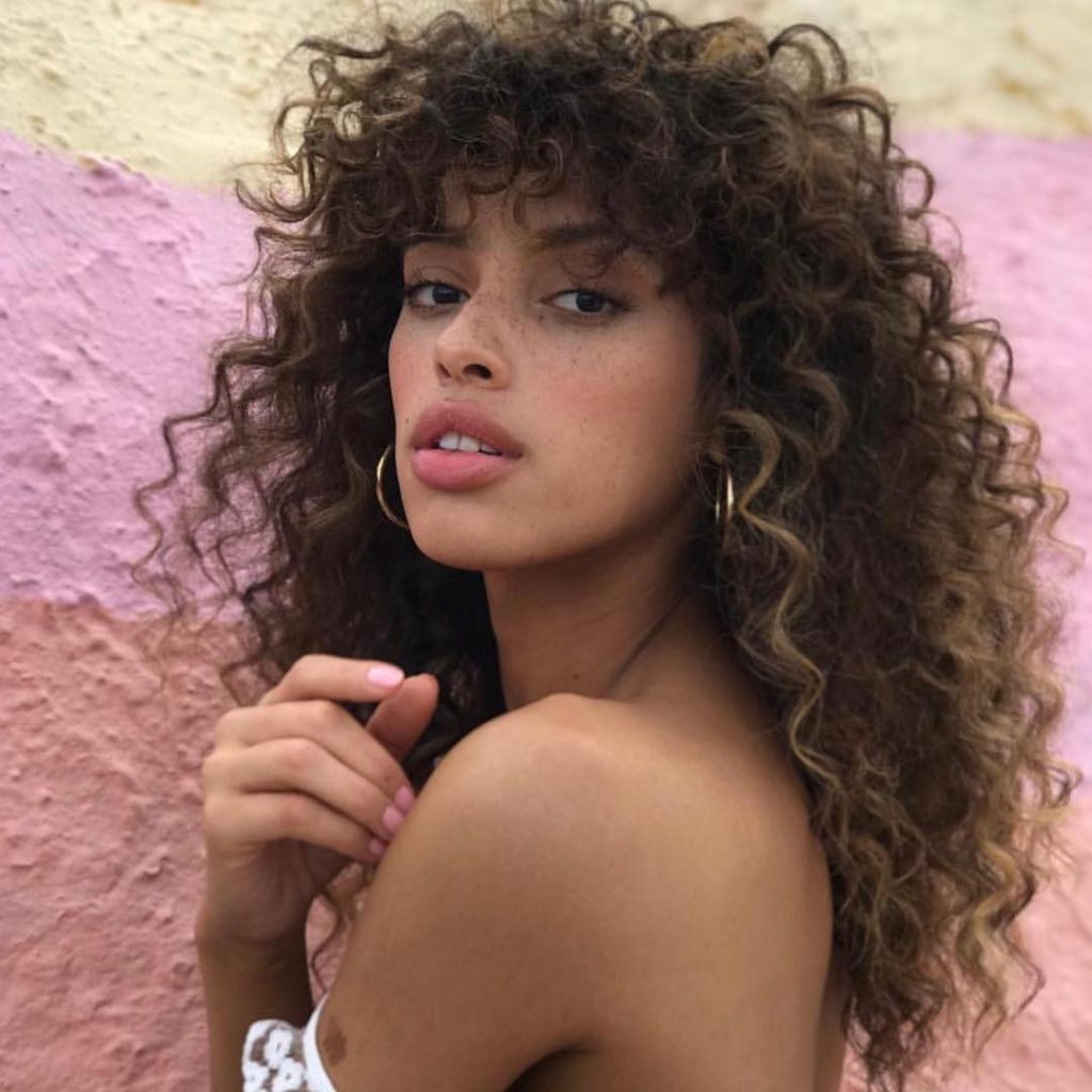 Frangia capelli ricci: come sceglierla e come gestirla | Trucchi.tv