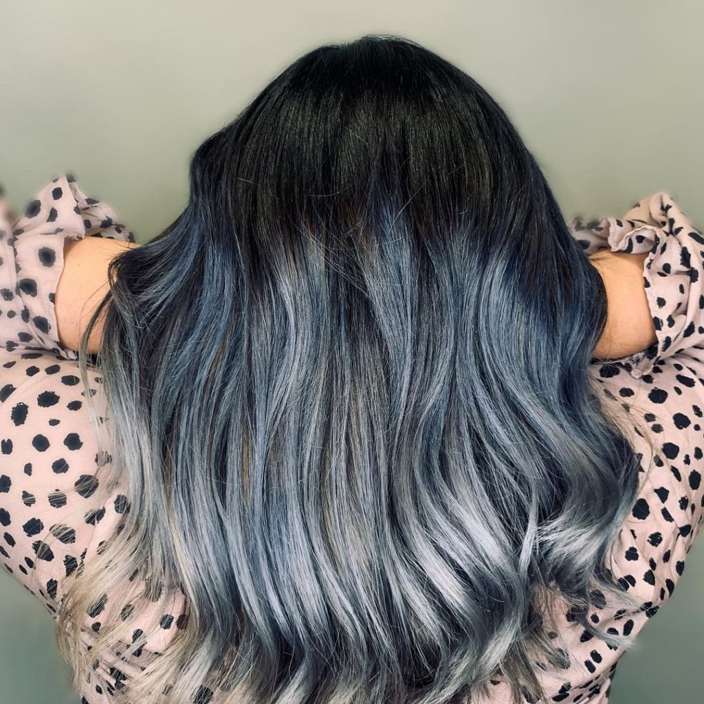 Colore capelli 2021: cosa c'è da sapere sugli smoky hair | Trucchi.tv