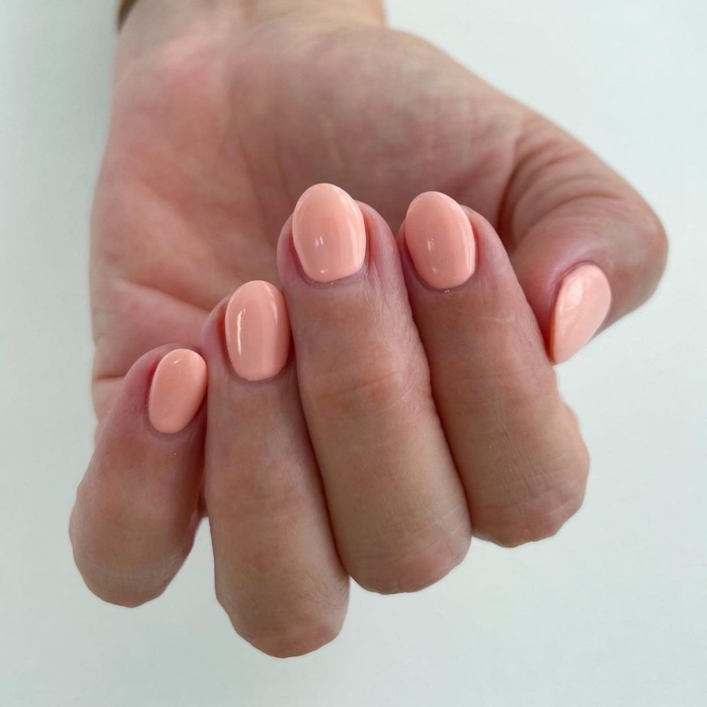 Nail art pesca, la manicure più luminosa dell'estate | Trucchi.tv