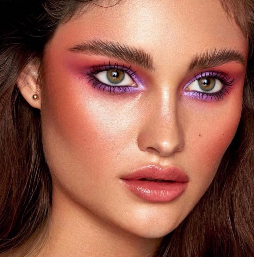 Draping, la tecnica makeup per scolpire il viso con il blush | Trucchi.tv