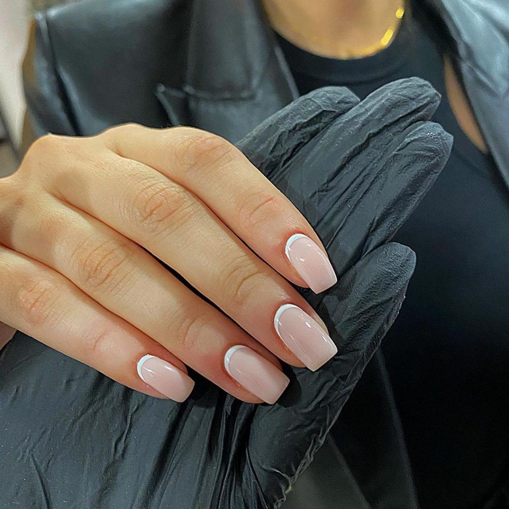 Tutto quello che c'è da sapere sulla reverse french manicure | Trucchi.tv