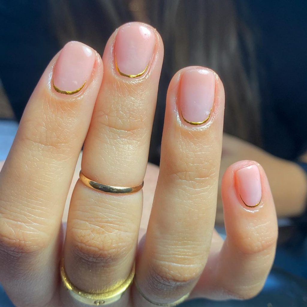 Tutto quello che c'è da sapere sulla reverse french manicure | Trucchi.tv