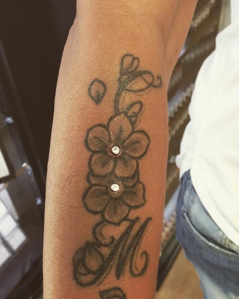 Tutto quello che c'è da sapere sul microdermal piercing | Trucchi.tv