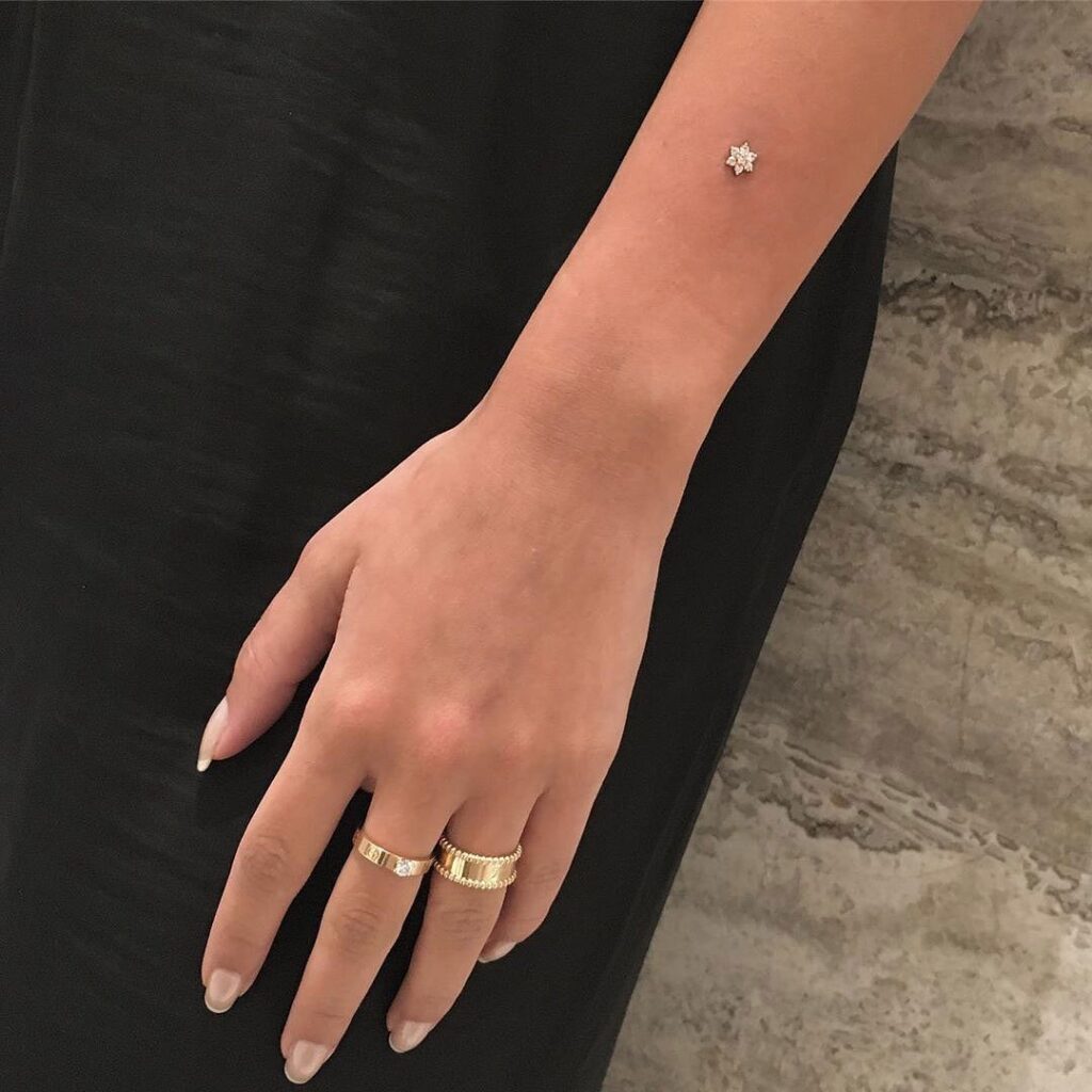 Tutto quello che c'è da sapere sul microdermal piercing | Trucchi.tv