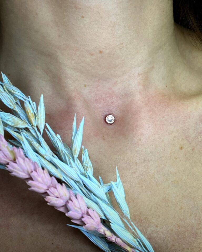 Tutto quello che c'è da sapere sul microdermal piercing | Trucchi.tv