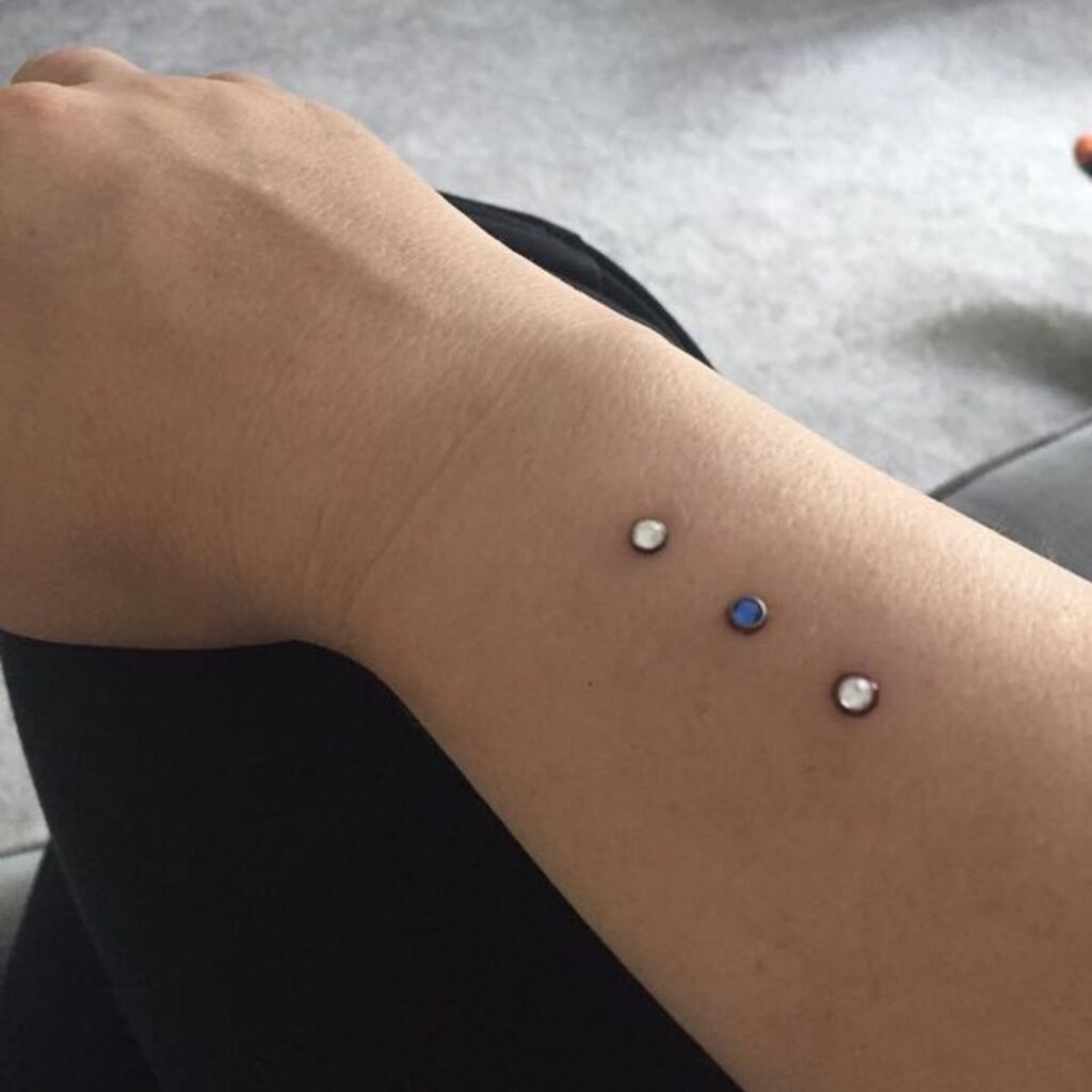 Tutto quello che c'è da sapere sul microdermal piercing | Trucchi.tv