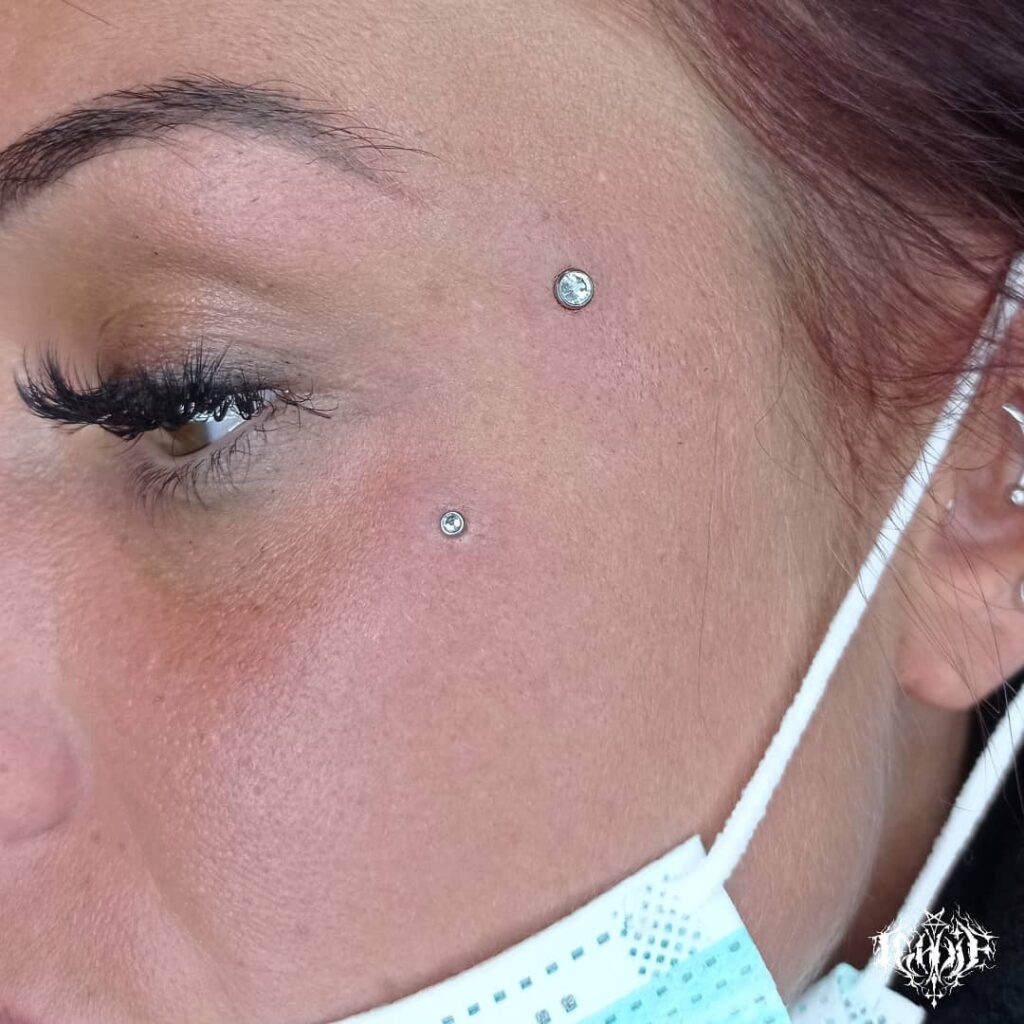 Tutto quello che c'è da sapere sul microdermal piercing | Trucchi.tv