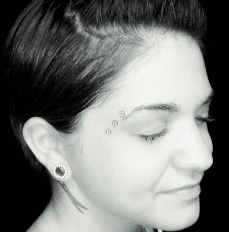 Tutto quello che c'è da sapere sul microdermal piercing | Trucchi.tv