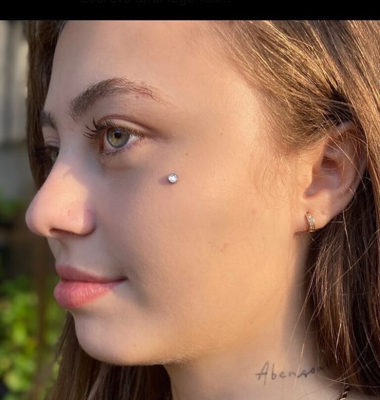 Tutto quello che c'è da sapere sul microdermal piercing | Trucchi.tv