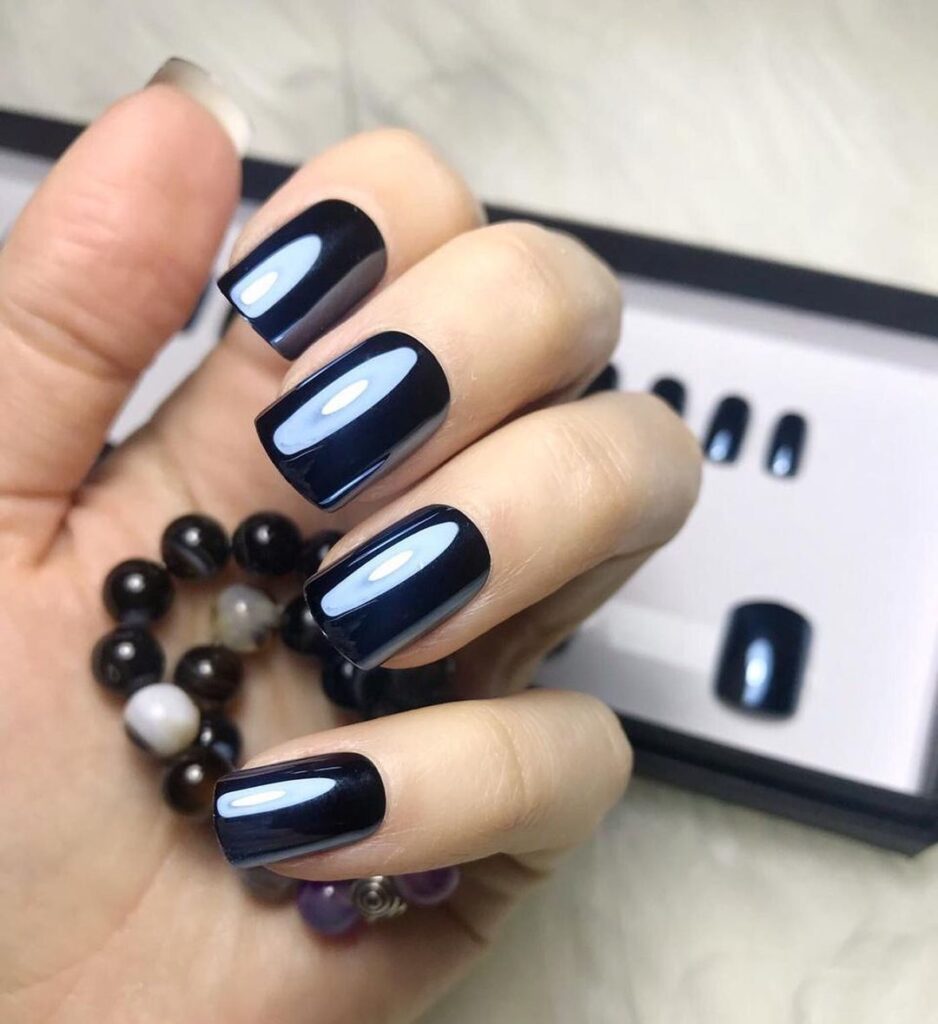 MIRRORED NAILS | Le unghie cromate effetto specchio trendy