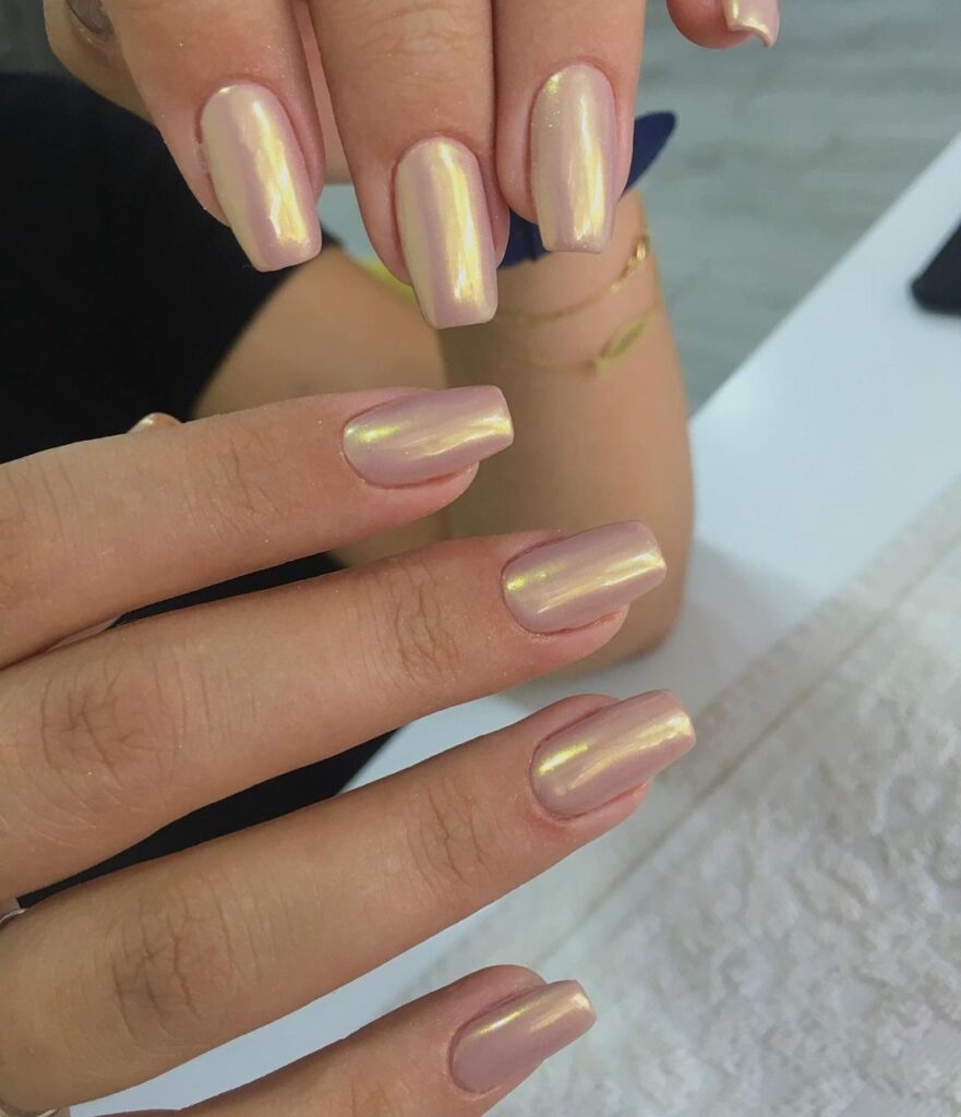 MIRRORED NAILS | Le unghie cromate effetto specchio trendy