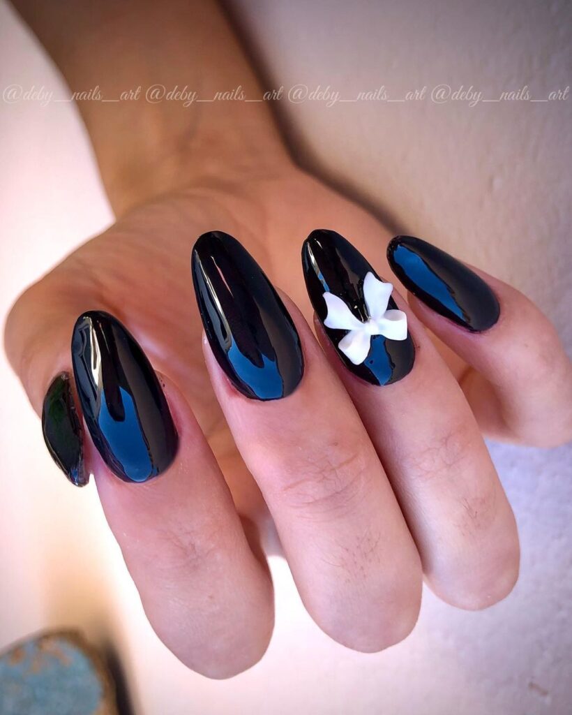 TREND UNGHIE 2024 | Torna di moda lo smalto nero