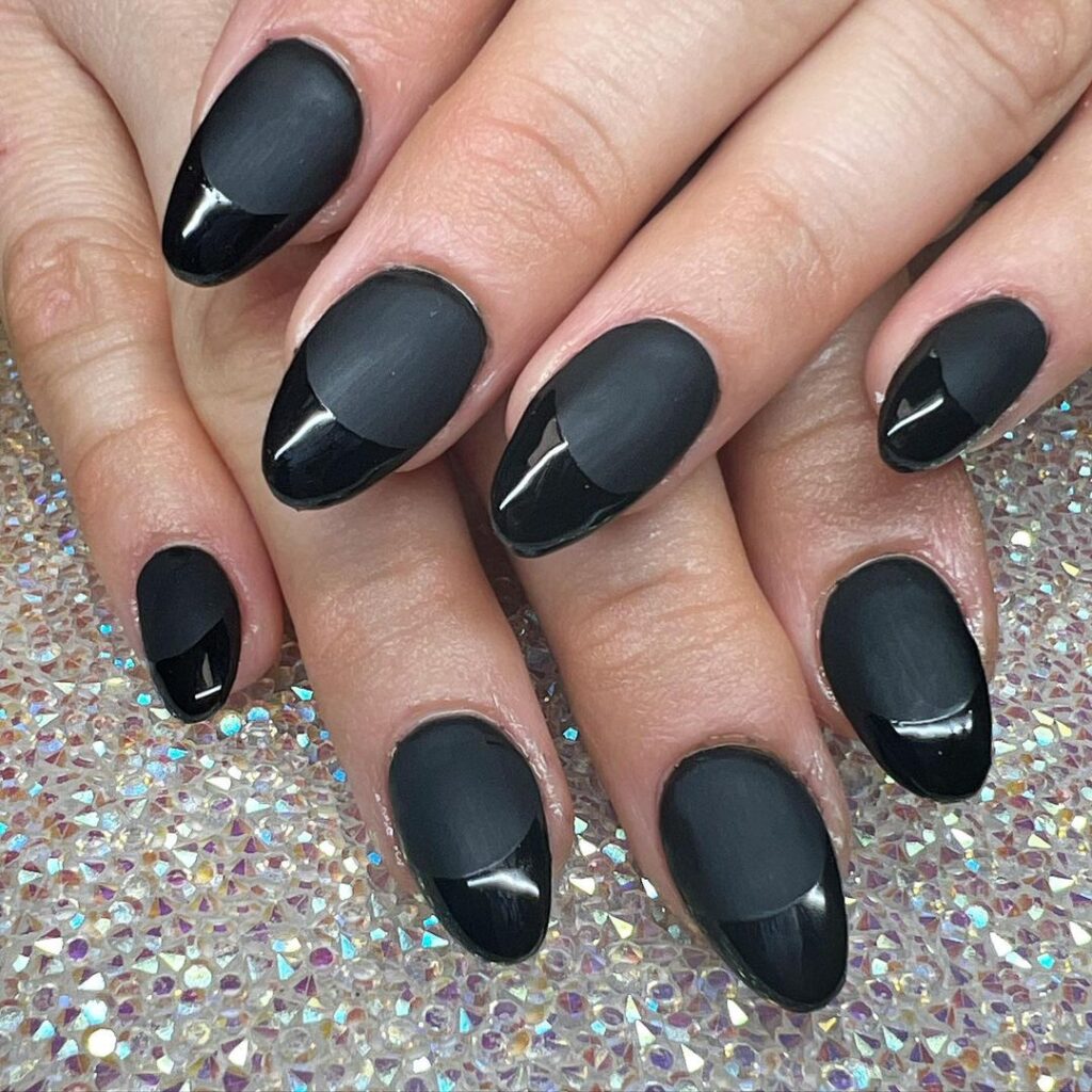TREND UNGHIE 2023 | Torna di moda lo smalto neroTrucchi.tv