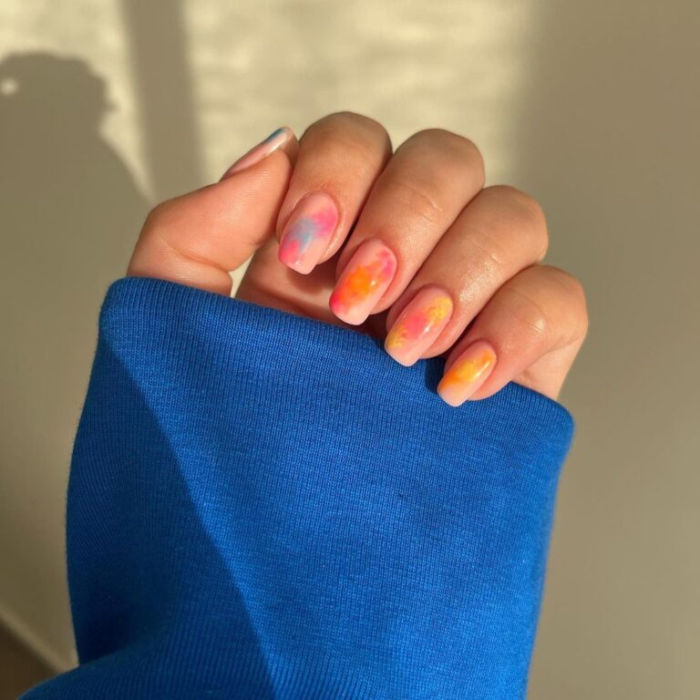 Blooming gel, i segreti di una nail art romantica e colorata