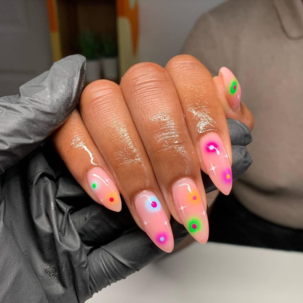 Blooming gel, i segreti di una nail art romantica e colorata