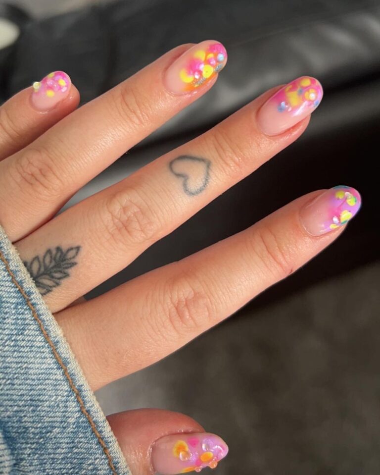 Blooming gel, i segreti di una nail art romantica e colorata