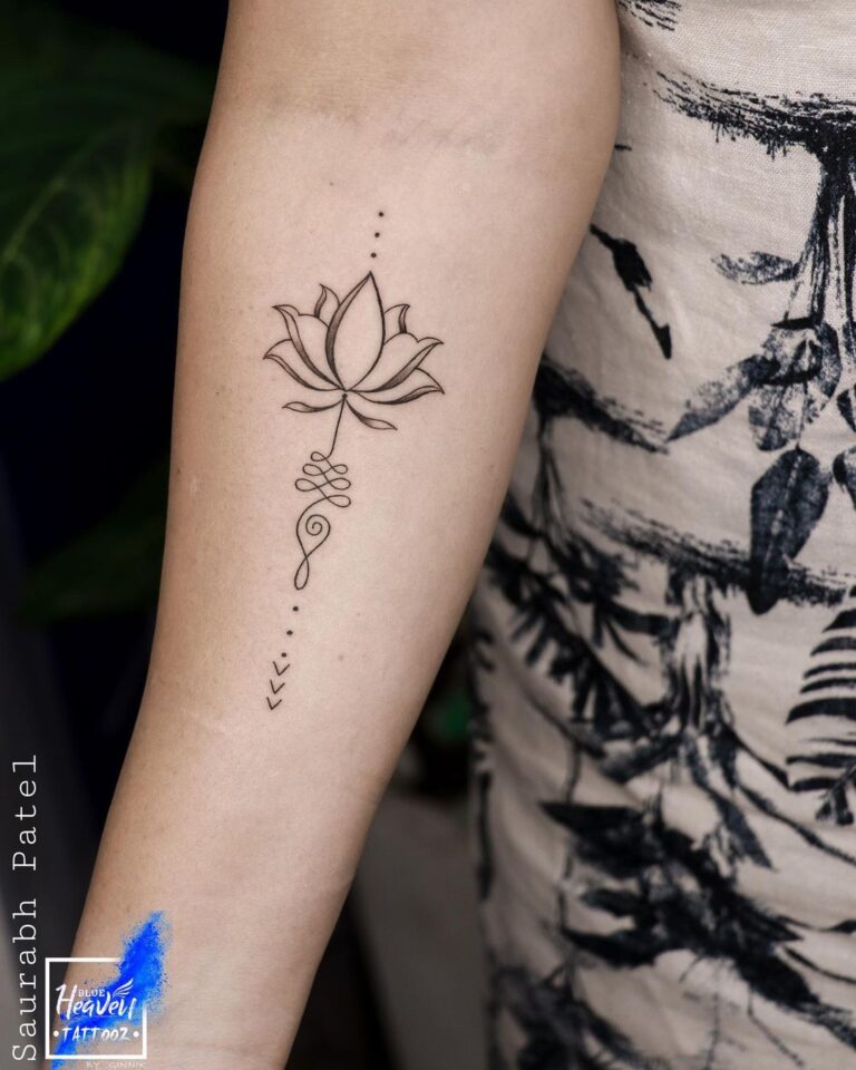 TATUAGGI FIORI | Significati e idee per ogni parte del corpo