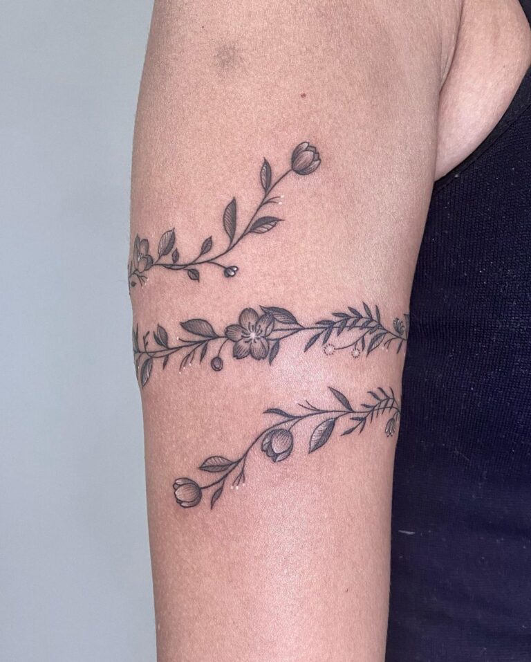 TATUAGGI FIORI | Significati e idee per ogni parte del corpo