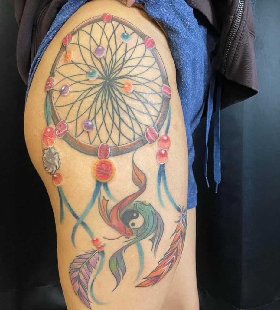 TATUAGGIO PIUMA | Il significato e i disegni più belli
