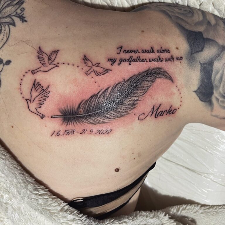 TATUAGGIO PIUMA | Il significato e i disegni più belli