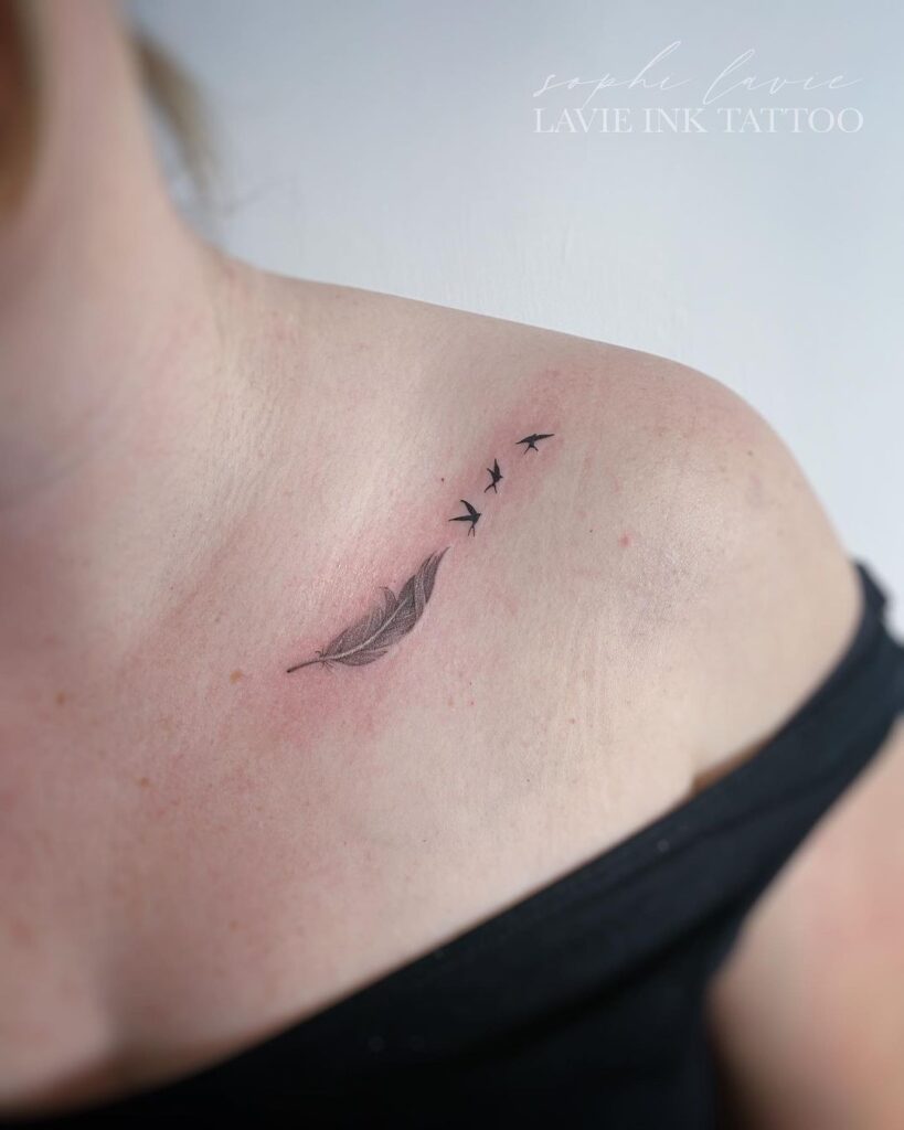 TATUAGGIO PIUMA | Il significato e i disegni più belli
