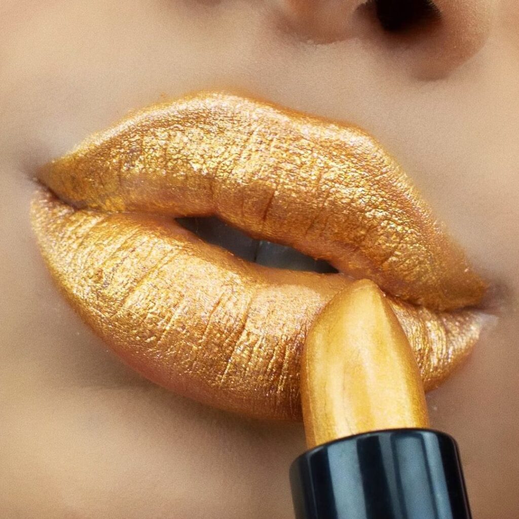 Tutto quello che bisogna sapere sul rossetto oro| Trucchi.tv