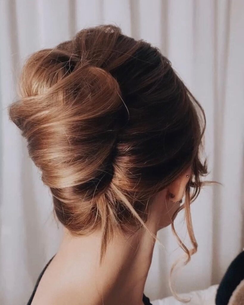 Capelli raccolti eleganti, tutorial semplici e trend | Trucchi.tv