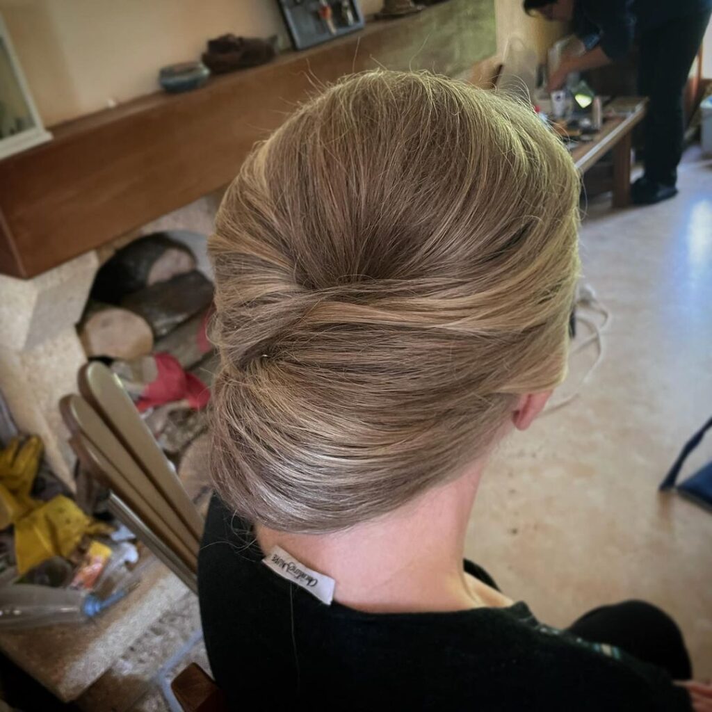 Capelli raccolti eleganti, tutorial semplici e trend | Trucchi.tv