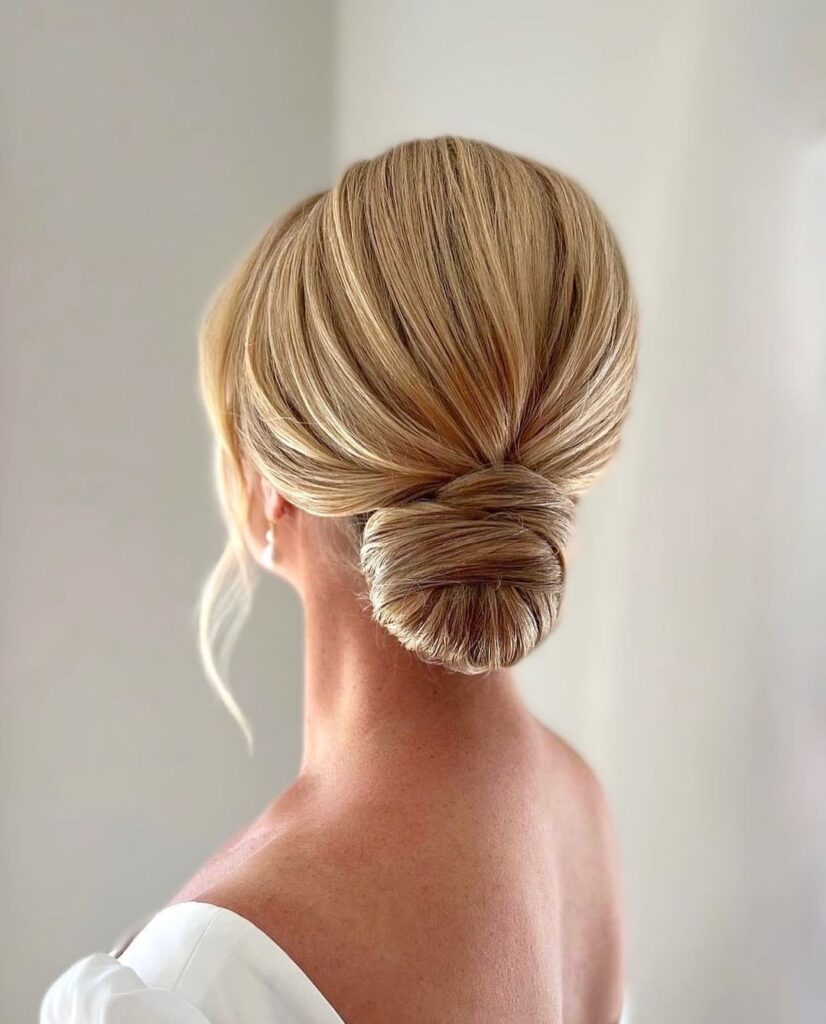 Capelli raccolti eleganti, tutorial semplici e trend | Trucchi.tv