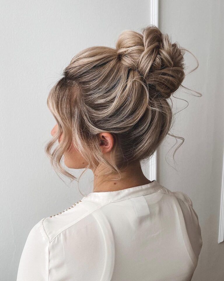 Chignon alto, come si fa e come portarlo | Trucchi.tv