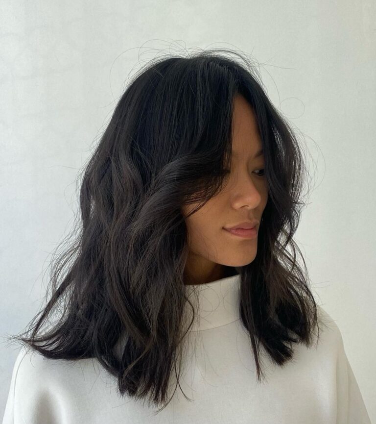 Guida completa ai CAPELLI NERI | Tonalità e consigli utili