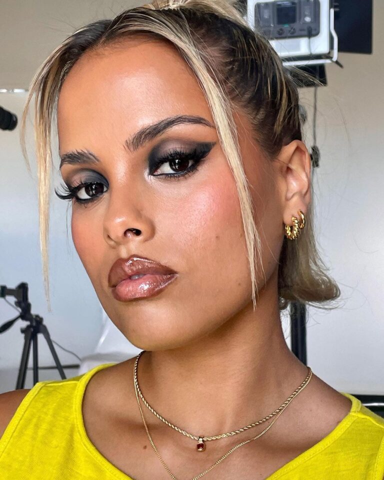 Trucco anni '90, il ritorno del look grunge e bombshell | Trucchi.tv