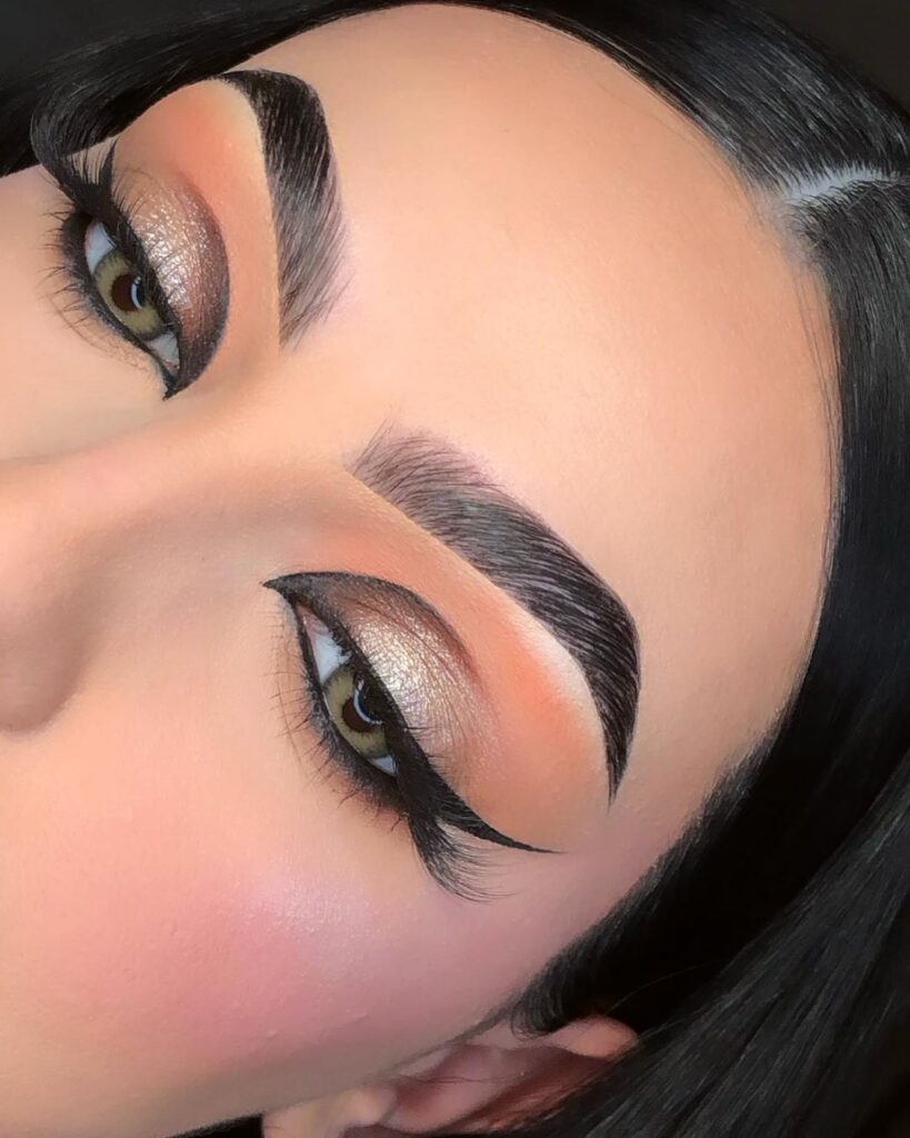 Trucco anni '90, il ritorno del look grunge e bombshell | Trucchi.tv