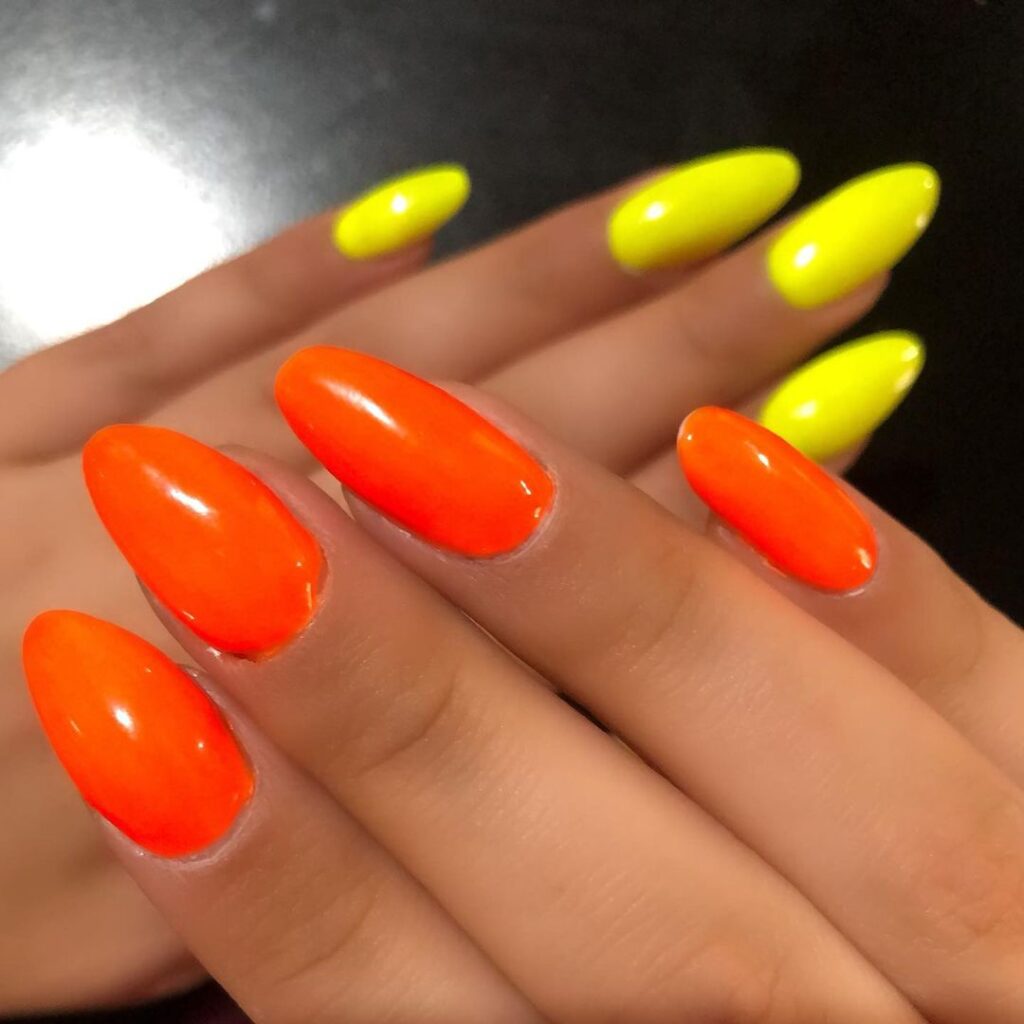 UNGHIE FLUO: idee, colori e nail art che accendono l’estate