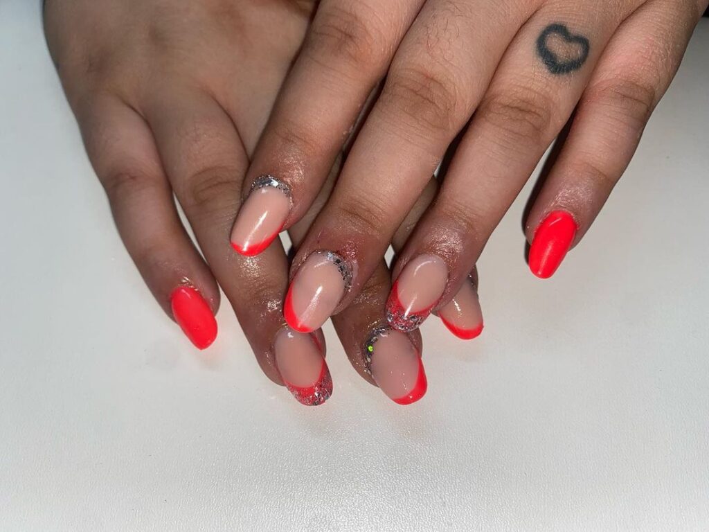 Unghie fluo, idee e colori per l'estate 2023 | Trucchi.tv