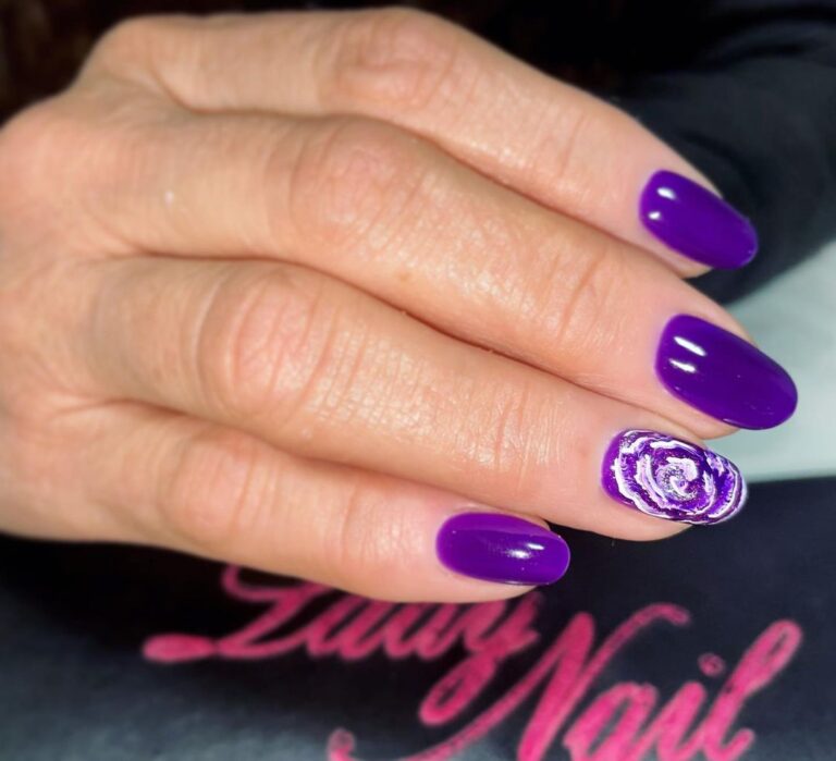 UNGHIE VIOLA | Tonalità e idee per ogni stagione 💜 Trucchi.tv