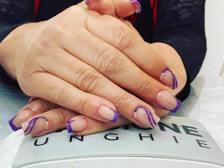 UNGHIE VIOLA | Tonalità e idee per ogni stagione 💜 Trucchi.tv