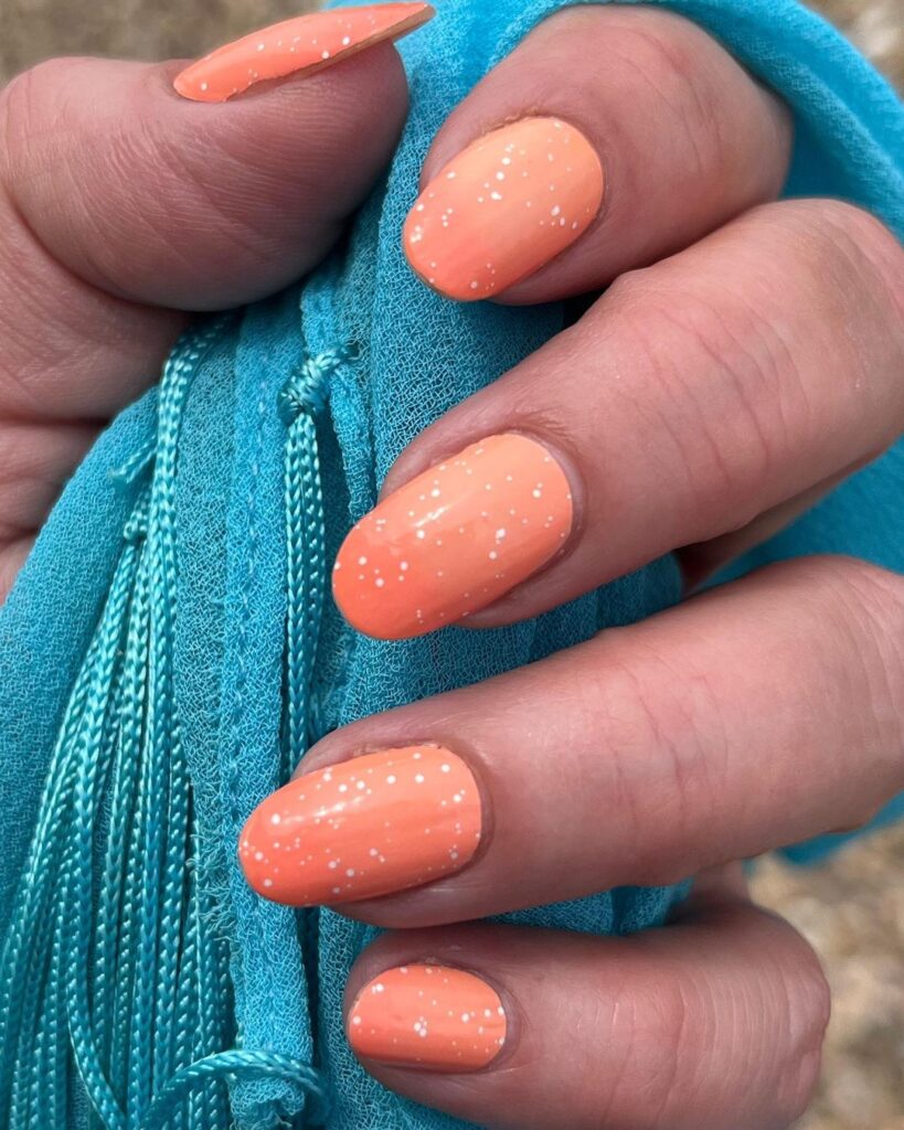 UNGHIE CORALLO | Tante idee trendy per una nail art estiva