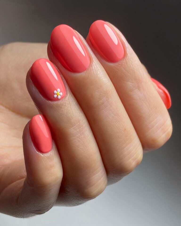 UNGHIE CORALLO | Tante idee trendy per una nail art estiva