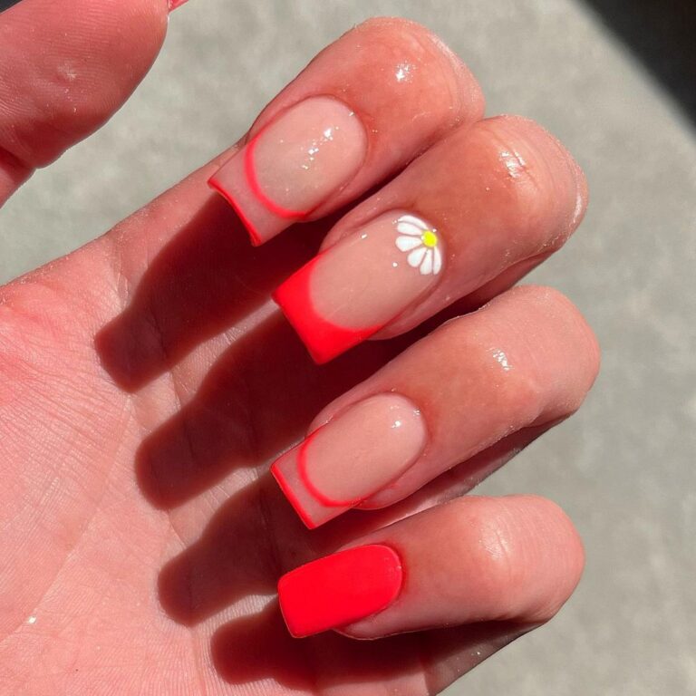 UNGHIE CORALLO | Tante idee trendy per una nail art estiva