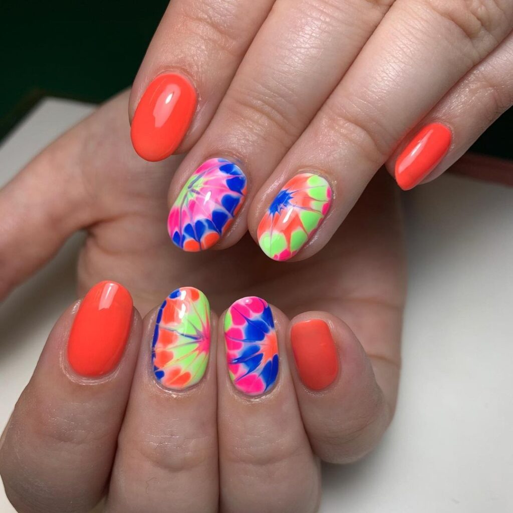 UNGHIE CORALLO | Tante idee trendy per una nail art estiva